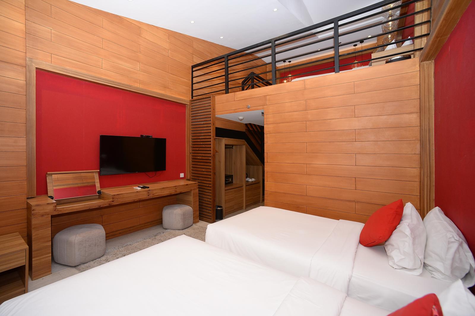 All Supreme Room With Balcony Deluxe Non-Aircon Room White Loft Rose ...